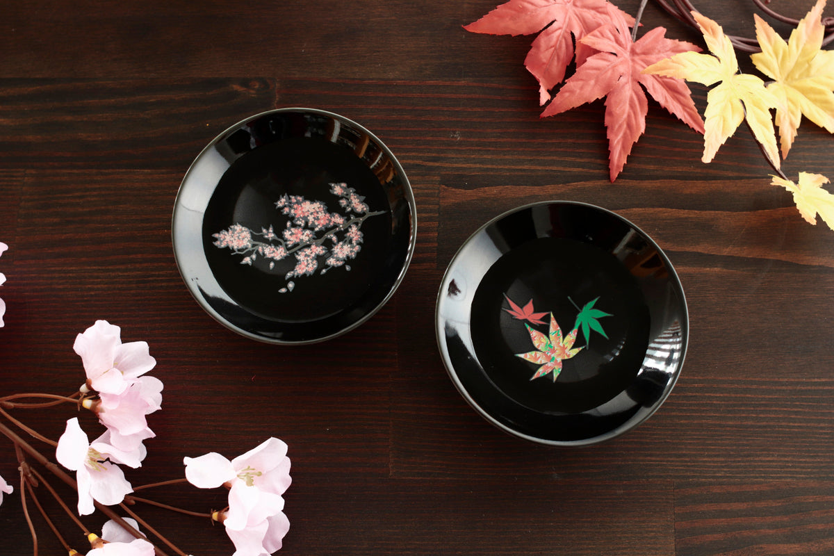 Color Chenging Sake Cup "Sakura＆Momiji" pair set Black (Warm) – GC ...
